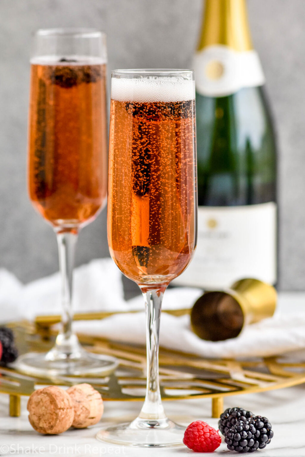 Kir Royale - Shake Drink Repeat