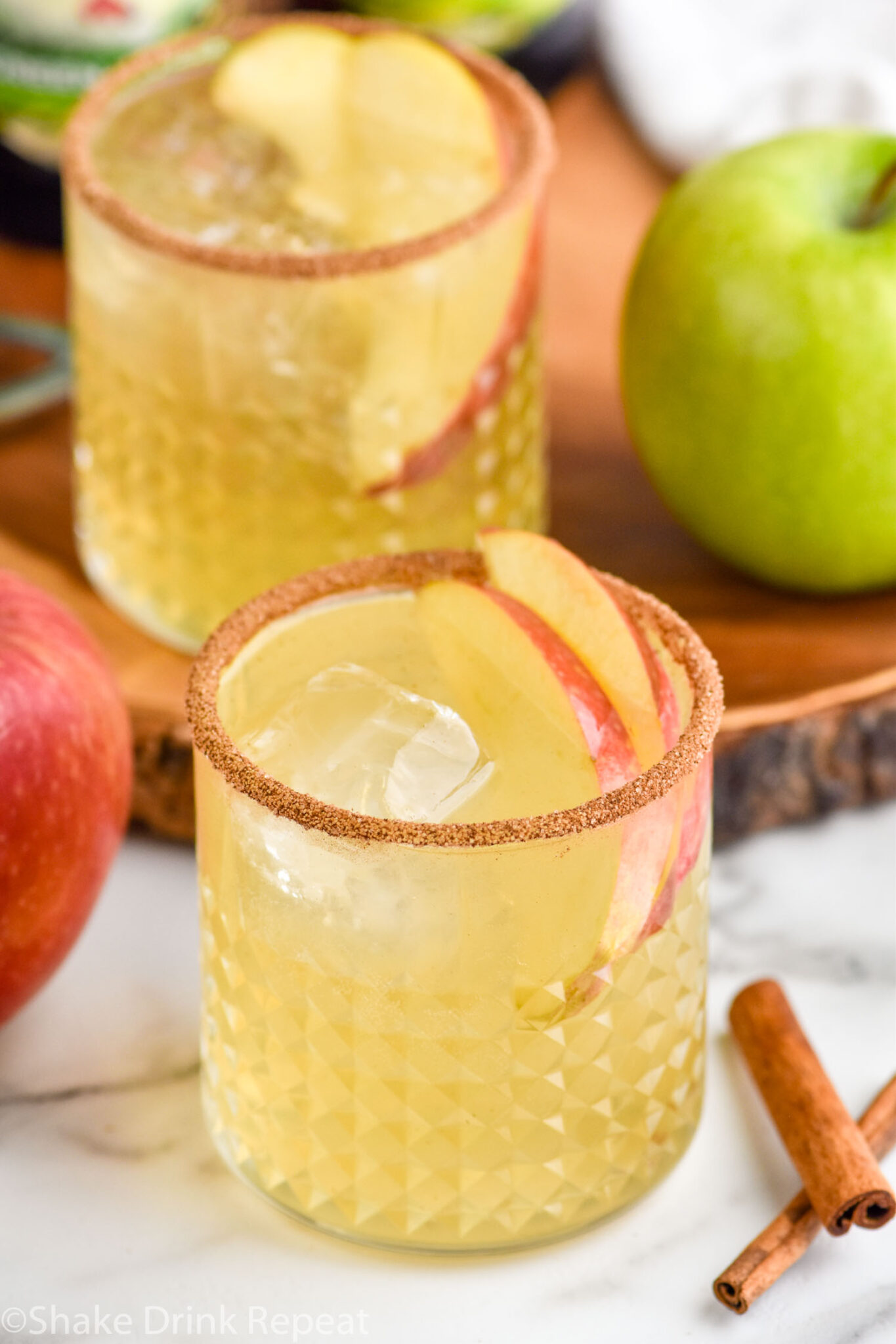 Apple Cider Mimosa - Shake Drink Repeat